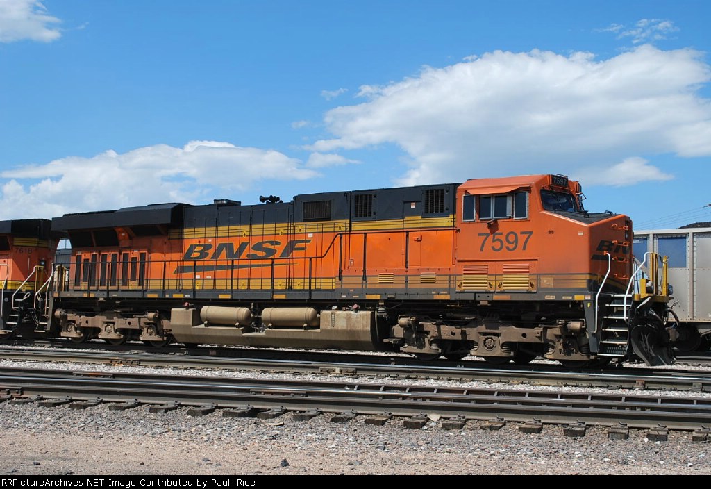 BNSF 7597